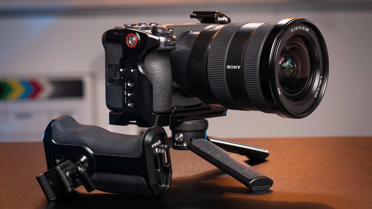 SmallRig FX-30 Cage (4183) And Rotating Handle (3260) Review