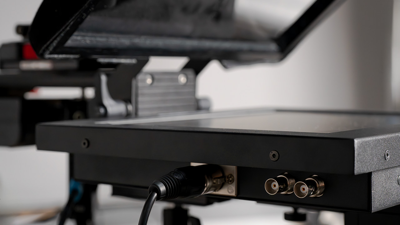 Prompter People Prompter Pal Teleprompter & PocketCue V2 Teleprompters ...